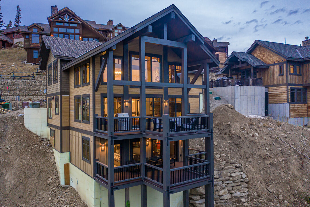 Spotlight Property: Cascade Ridge Luxury Retreat - Stay Montana